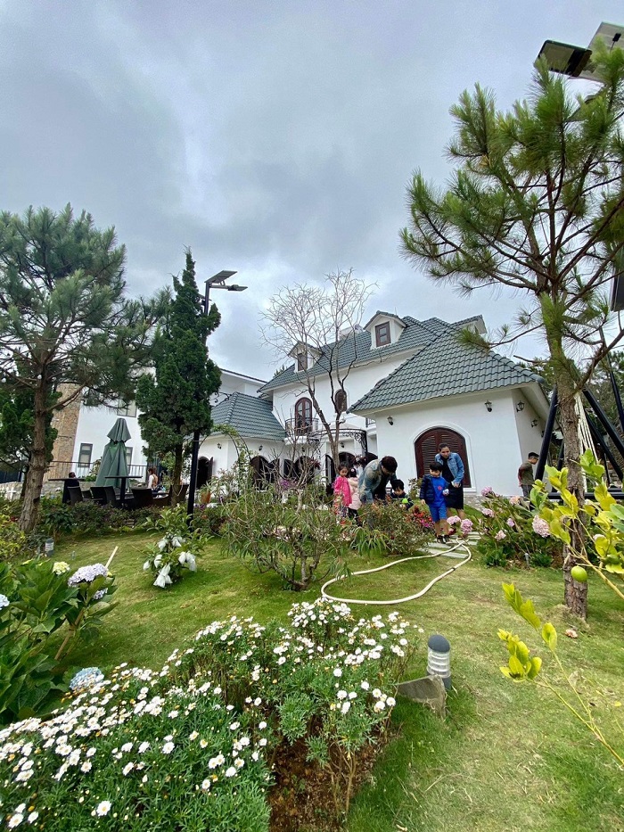 Villa Đà Lạt BI88 – kiến trúc cổ điển sang trọng với nội thất được ốp ...